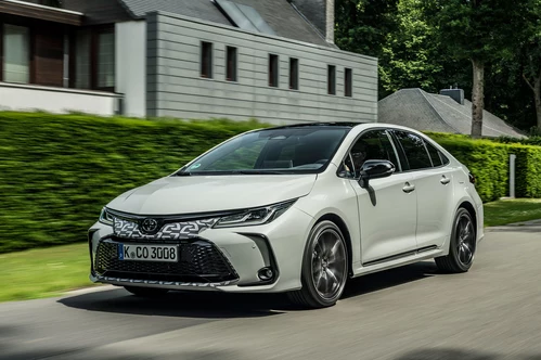 Toyota Corolla E210 FL 1.8 Hybrid 140 KM 2025 sedan skrzynia automat napęd przedni